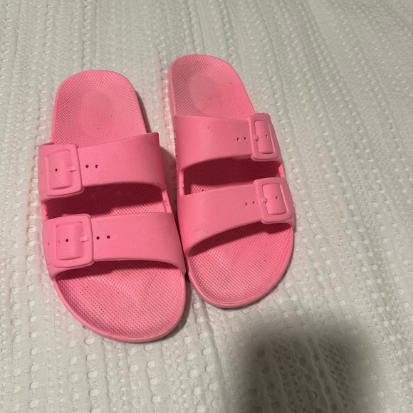 Freedom Moses | Shoes | Freedom Moses Pink Sandals | Poshmark